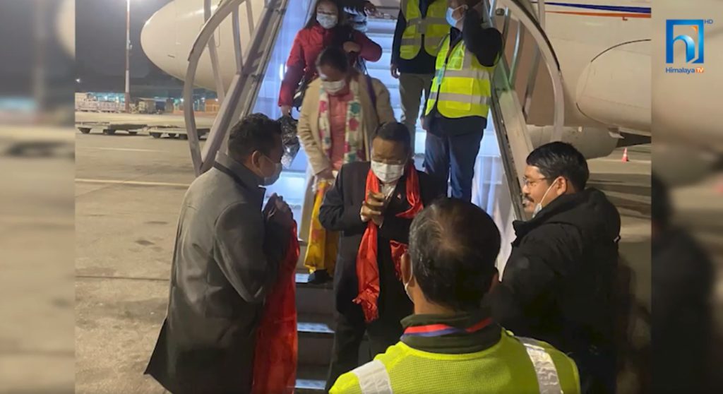 रनवेमा कसरी भयो दिपेशको प्रवेश ? (भिडियो रिपोर्टसहित) – Himalaya Television